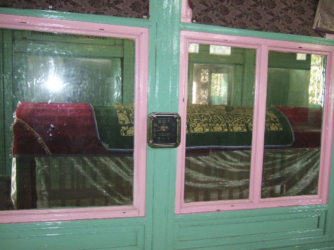 Rozabal – the Tomb of Jesus Christ(as)? | The Review of Religions