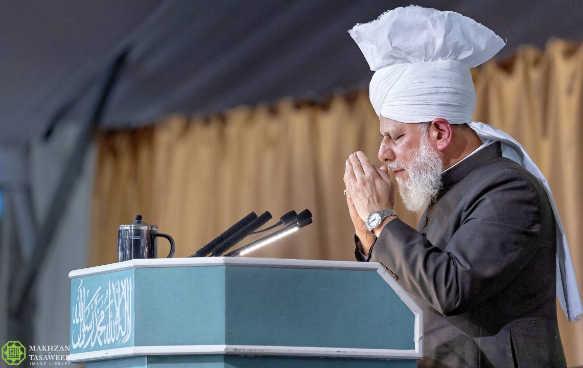 Ahmadi Muslim Youth and Preserving Islamic Values | The Review of Religions