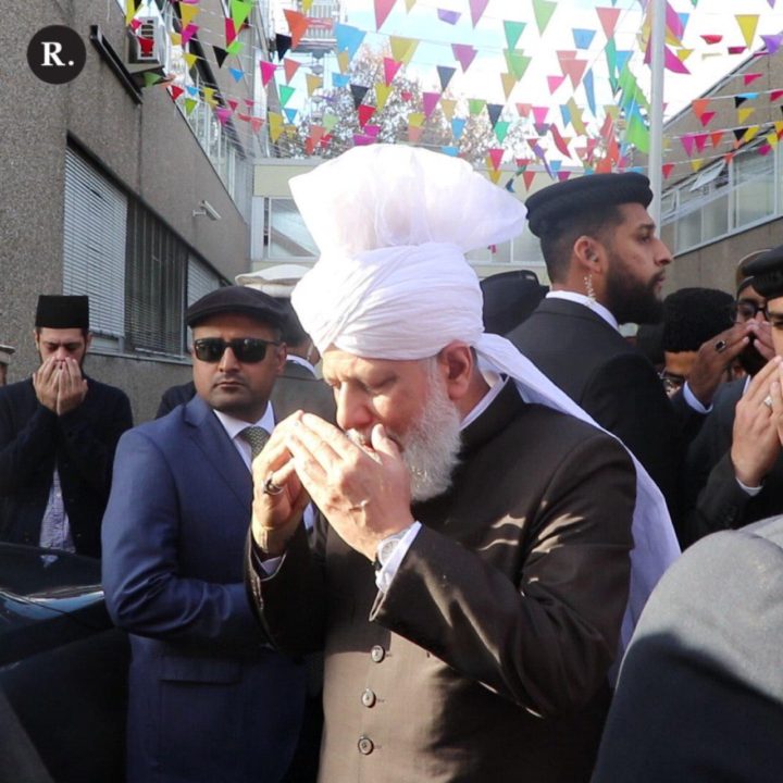 Caliph who touches hearts before leaving Frankfurt arrives in Berlin ...