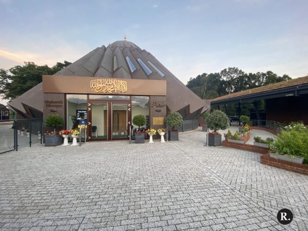 Friday Sermon Summary 9th January 2026: ‘Spending Out of One’s Pure ...