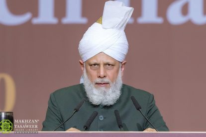 Welcoming Back Jalsa Salana UK | The Review of Religions